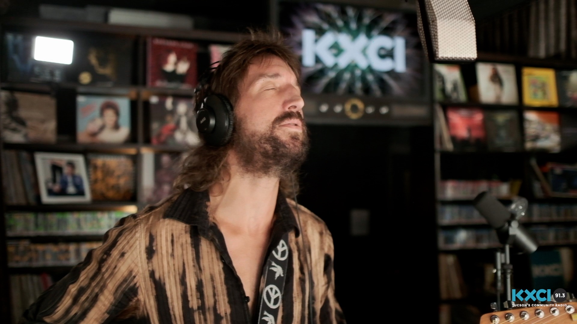 Live on KXCI: Joseph Arthur “I’ll Be Around” / KXCI